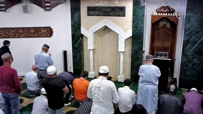 How to Pray Jummah Prayer Correctly: A Weekly Spiritual Guide - Noor ...
